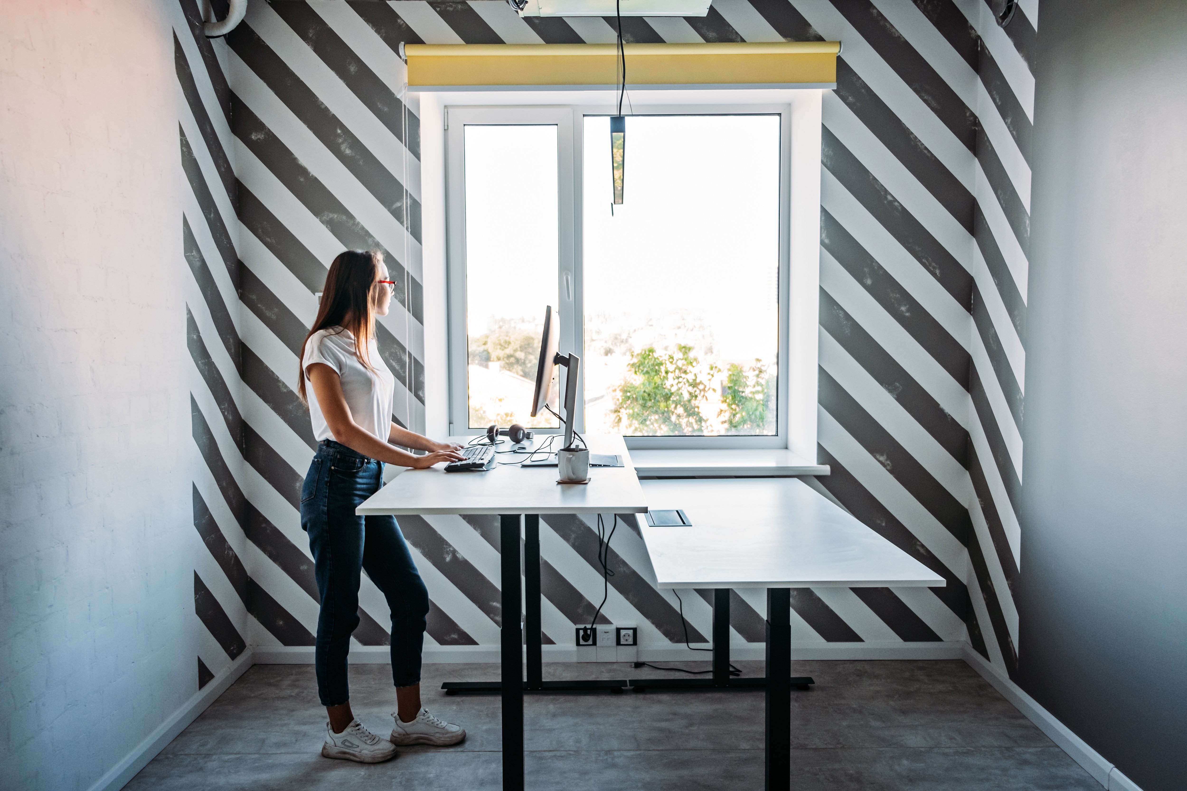 Tips Spending Less Time Sitting At Your Desk | Usay Compare